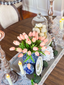 Beautiful and Simple Spring Dining Table Centerpiece