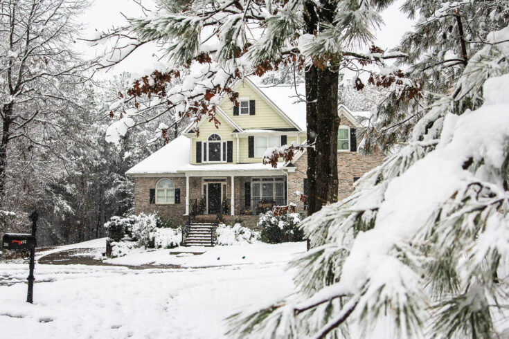 Snowy Christmas Homes - Our Southern Home
